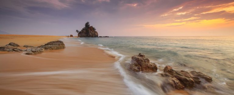 8 Benefits of Salt Water on the Skin & Body