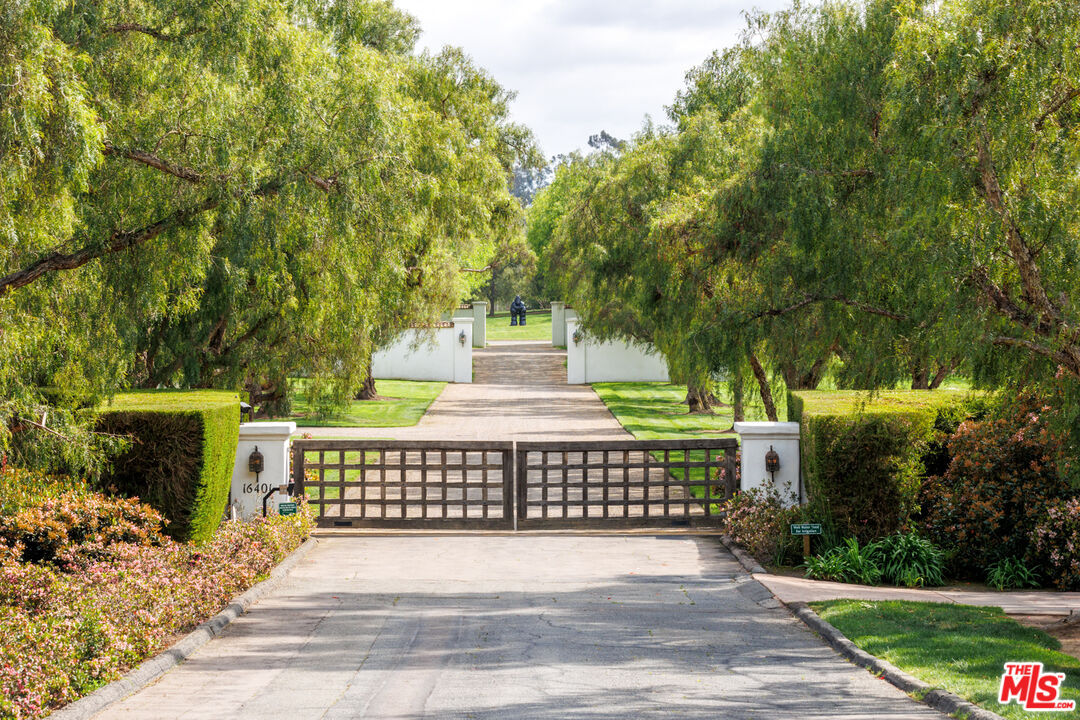 Home Tour: Inside the $100 Million Ranch for Sale in San Diego (NO ...